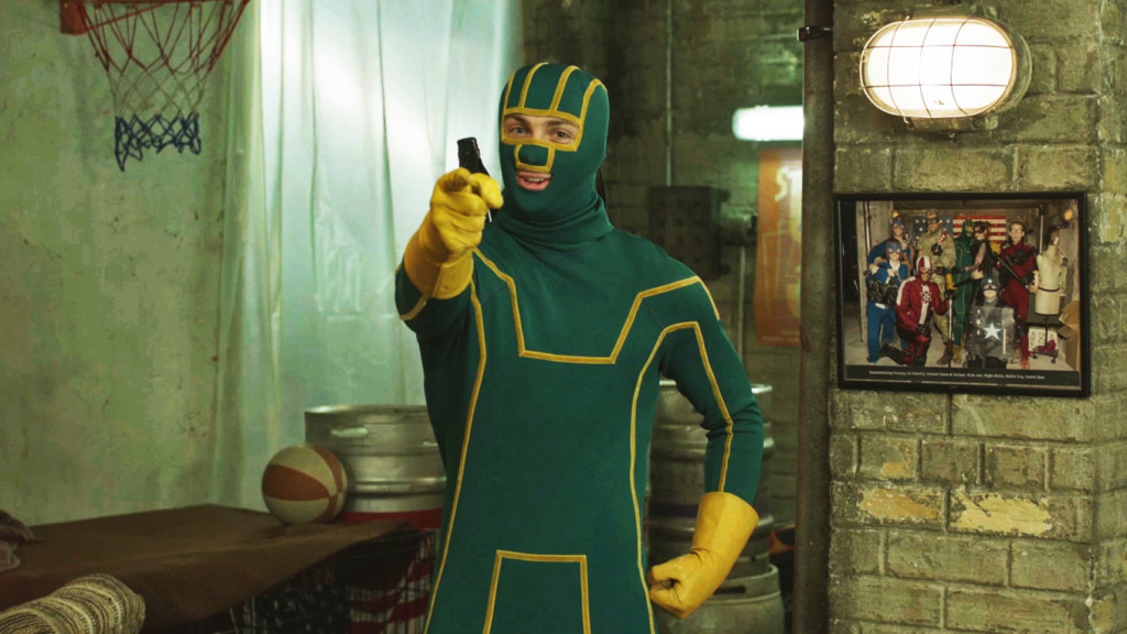 Kick Ass 2 Dr Gravity Insect Man Et Battle Guy Ont Un Message Pour Vous Les Toiles Héroïques